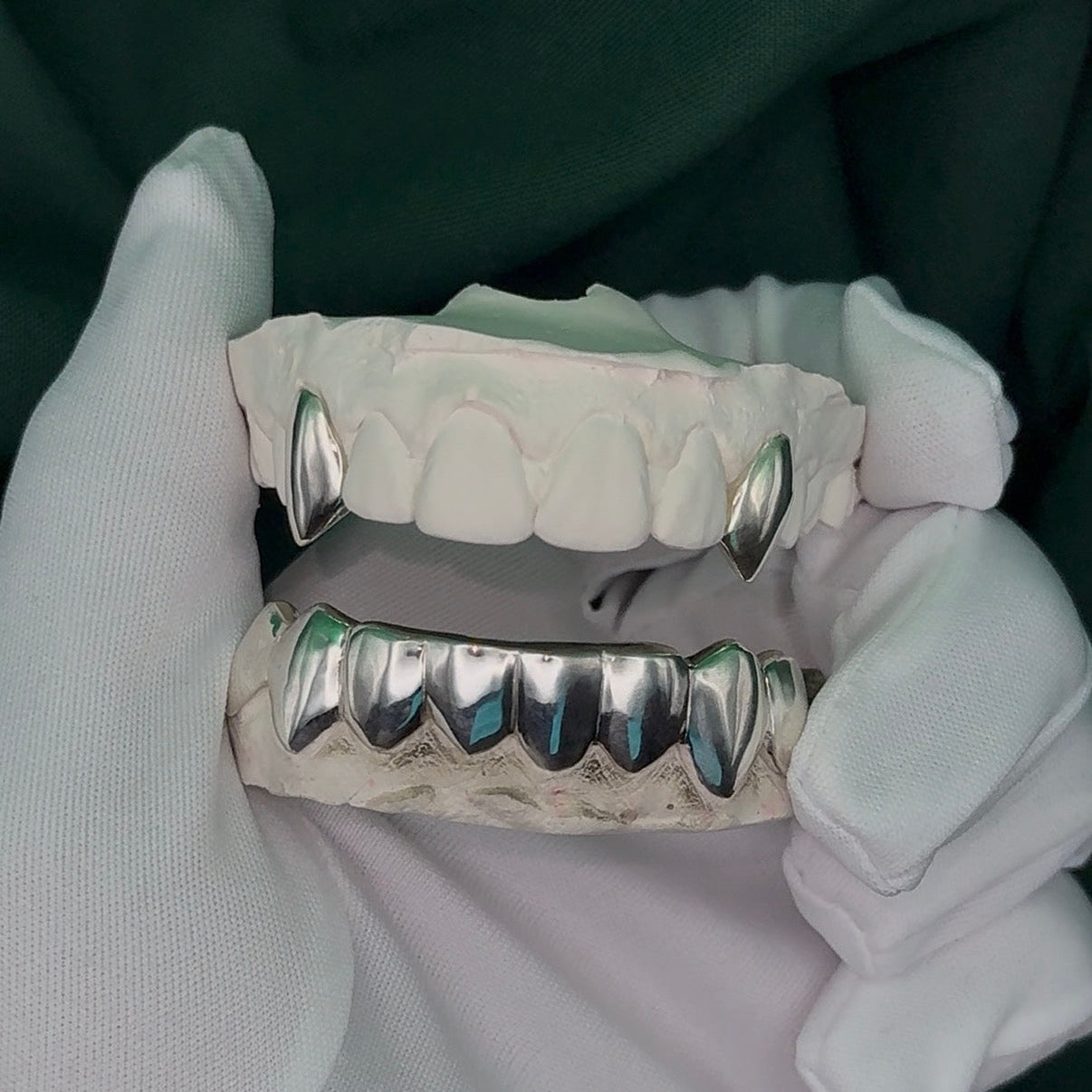 Double (Top) + Solid Canines Bar Set – Green Skull Grillz